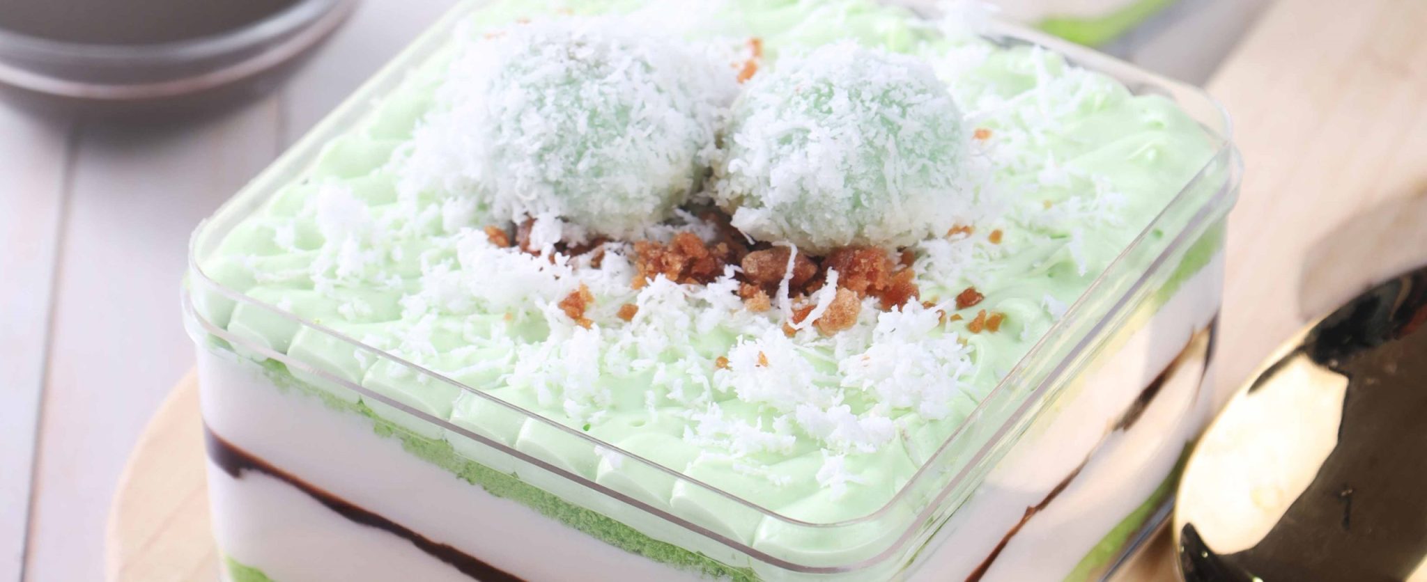 Pandan Palm Sugar Dessert Box - Zeelandia